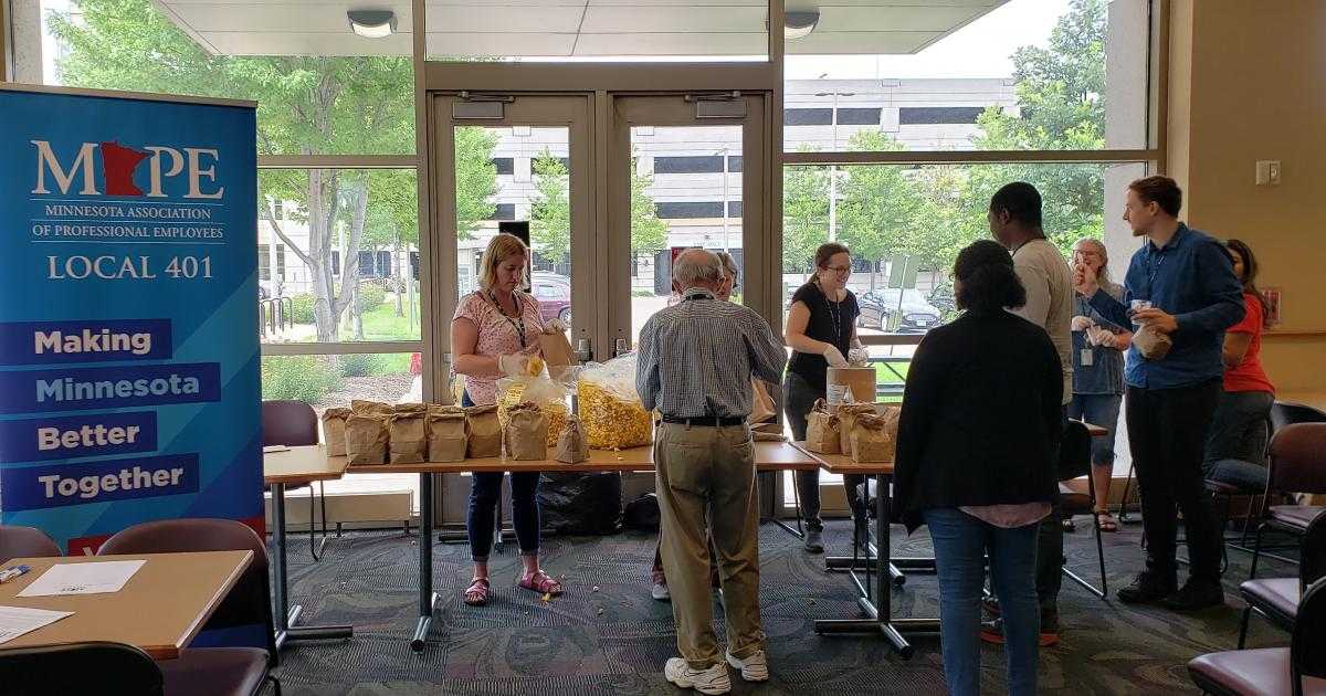 Local 401 celebrates MAPE Week at Revenue | Minnesota Association of ...